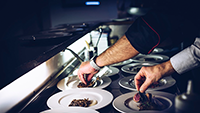 How to create a training program for your restaurant (that works)