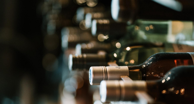 5 tips for upselling wine at your restaurant